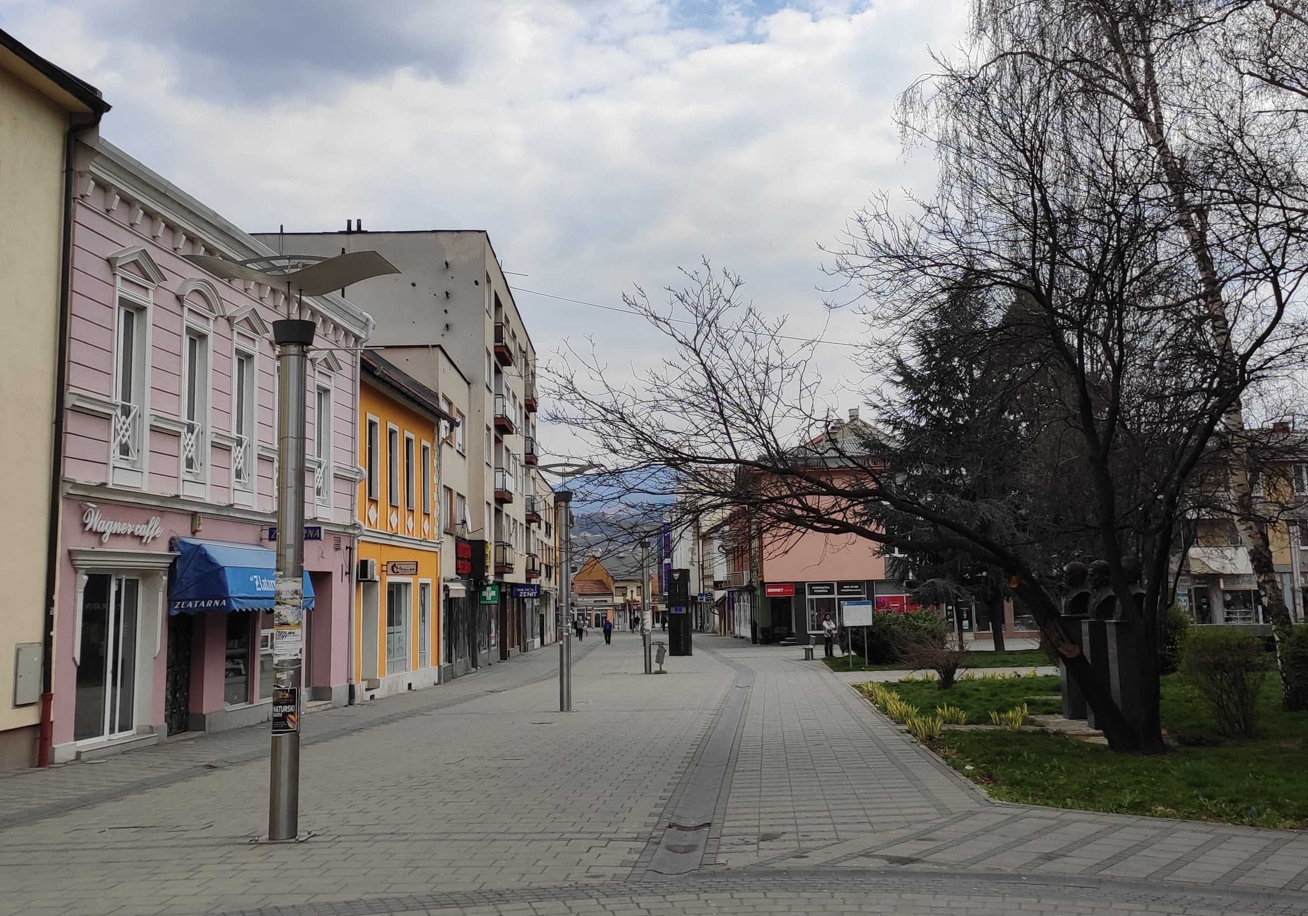 Prodaje se trosoban stan u centru Bugojna - ulica Zlatnih ljiljana ...