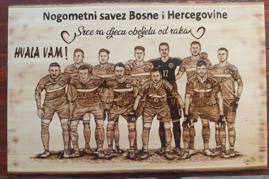 Pirograf Edin Begović je jedan od najboljih u crtanju na drvetu u BiH ...