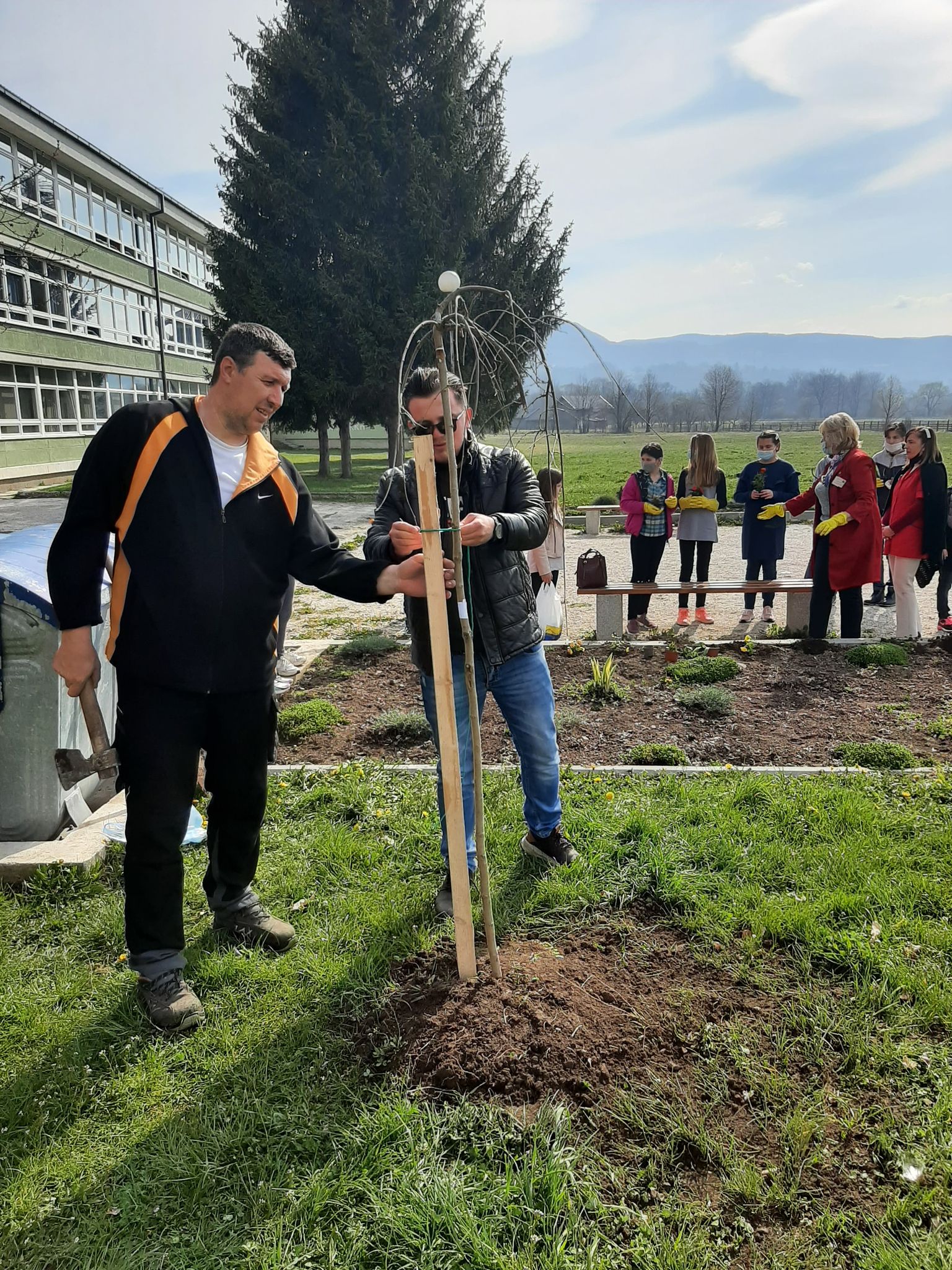 Omladinski centar Bugojno obilježio 22. april-Dan planete Zemlje - Bug ...