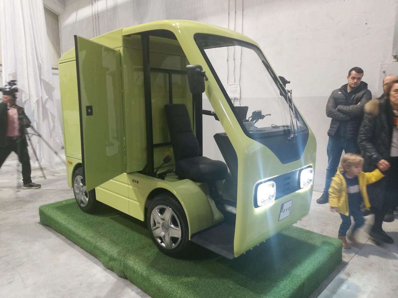 GS-TMT otvorio novu halu u kojoj će proizvoditi električno dostavno ...